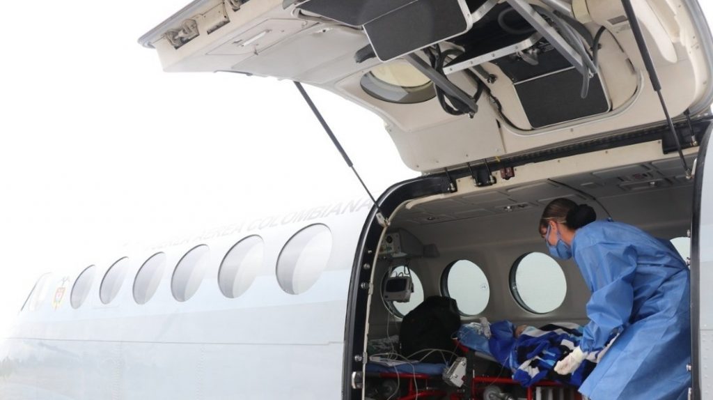 Niña venezolana que era transportada en Un avión ambulancia de Saravena ...